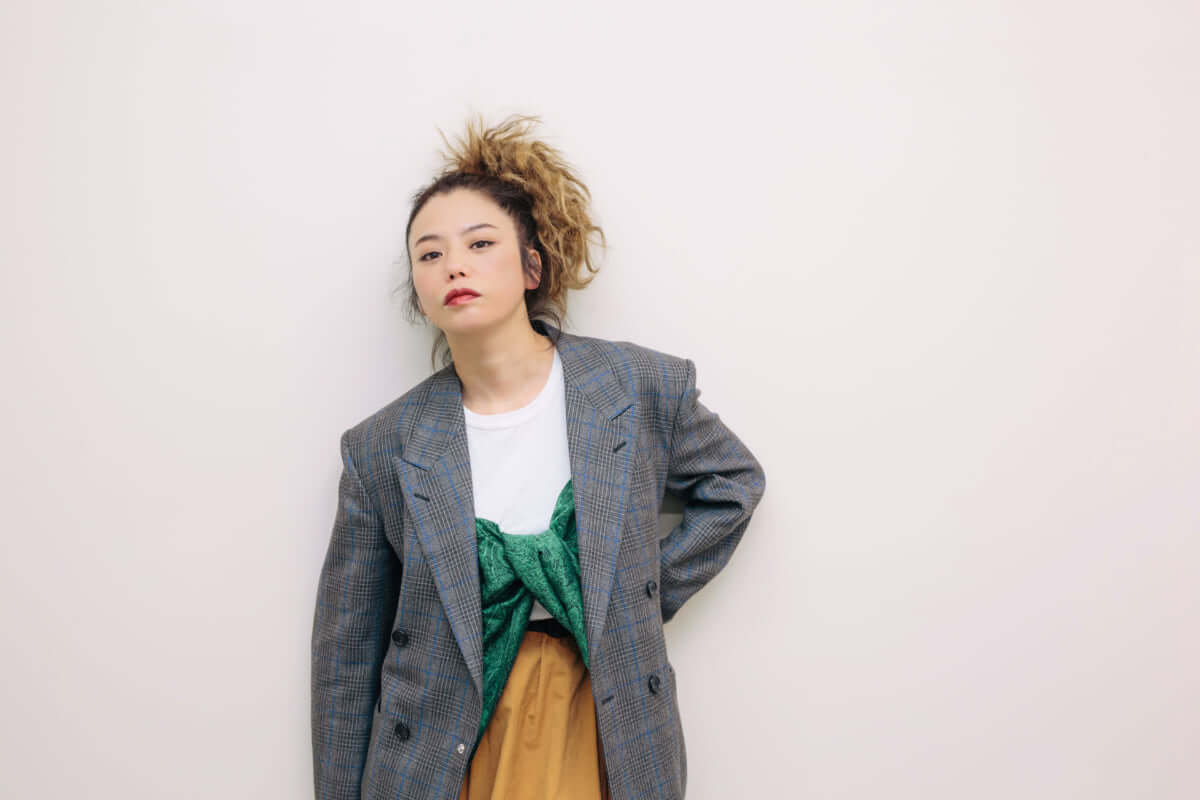 Charaが常にフレッシュであり続ける理由｜「音楽愛」が紡ぐ、若手アーティストとの感性の共振 | Qetic