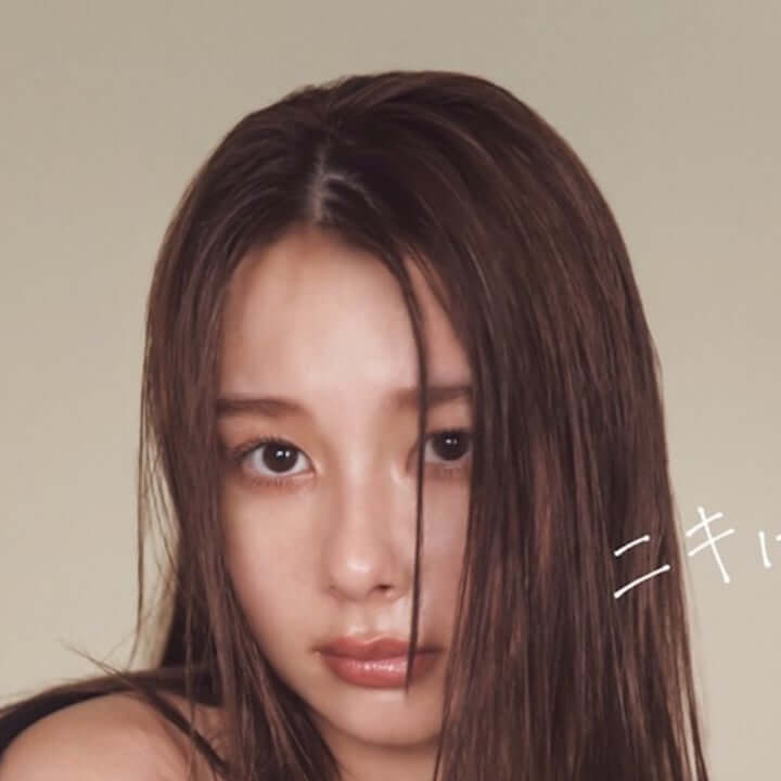 ベッドで魅せるセクシーショット！テラハ史上No.1美女、Nikiの写真集『ニキには？』の表紙解禁 | Qetic