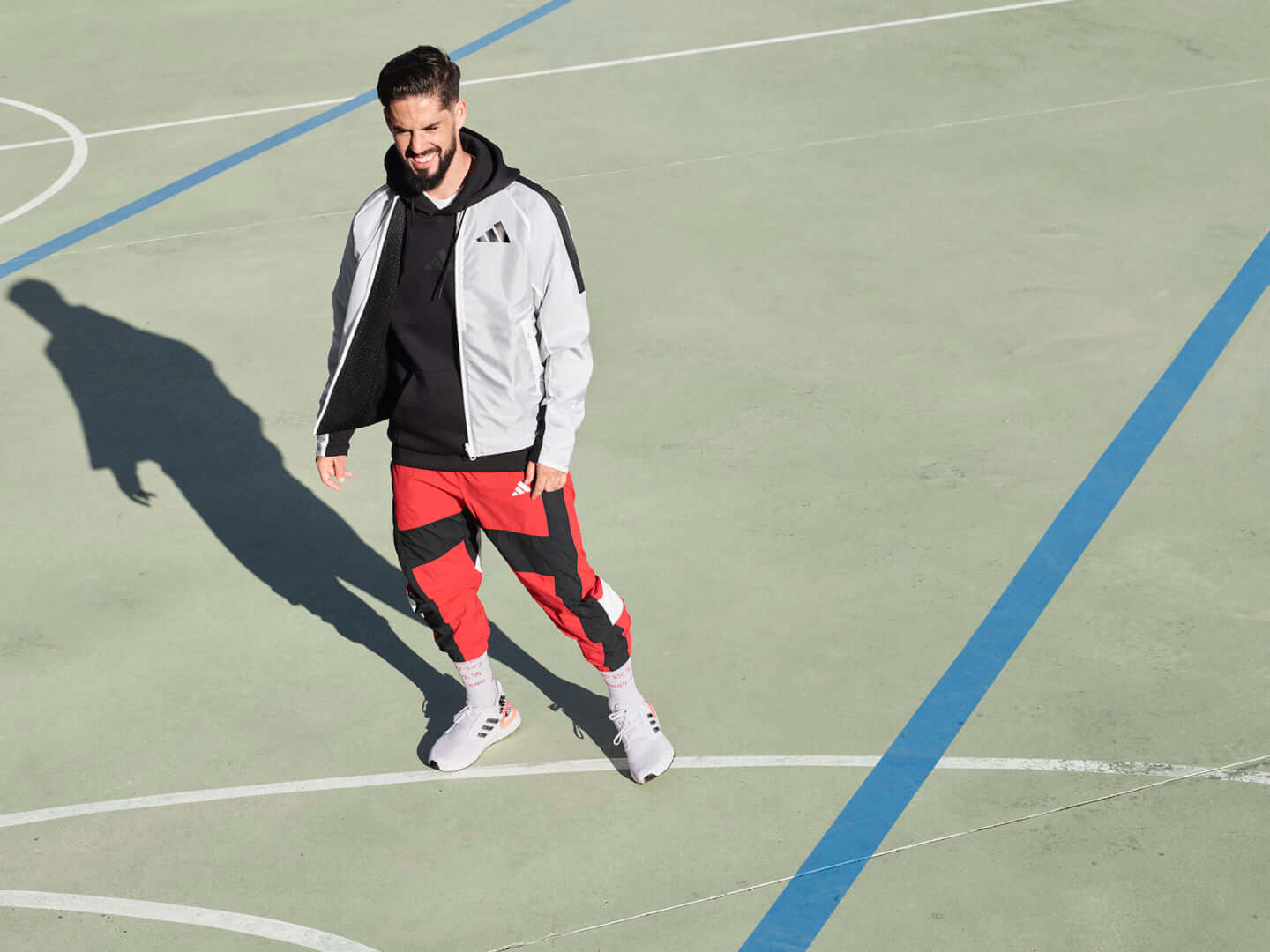 「adidas Athletics」SS20コレクションが発売！キャンペーンビジュアルを務めるコムアイのイメージフィルム本日公開 | Qetic