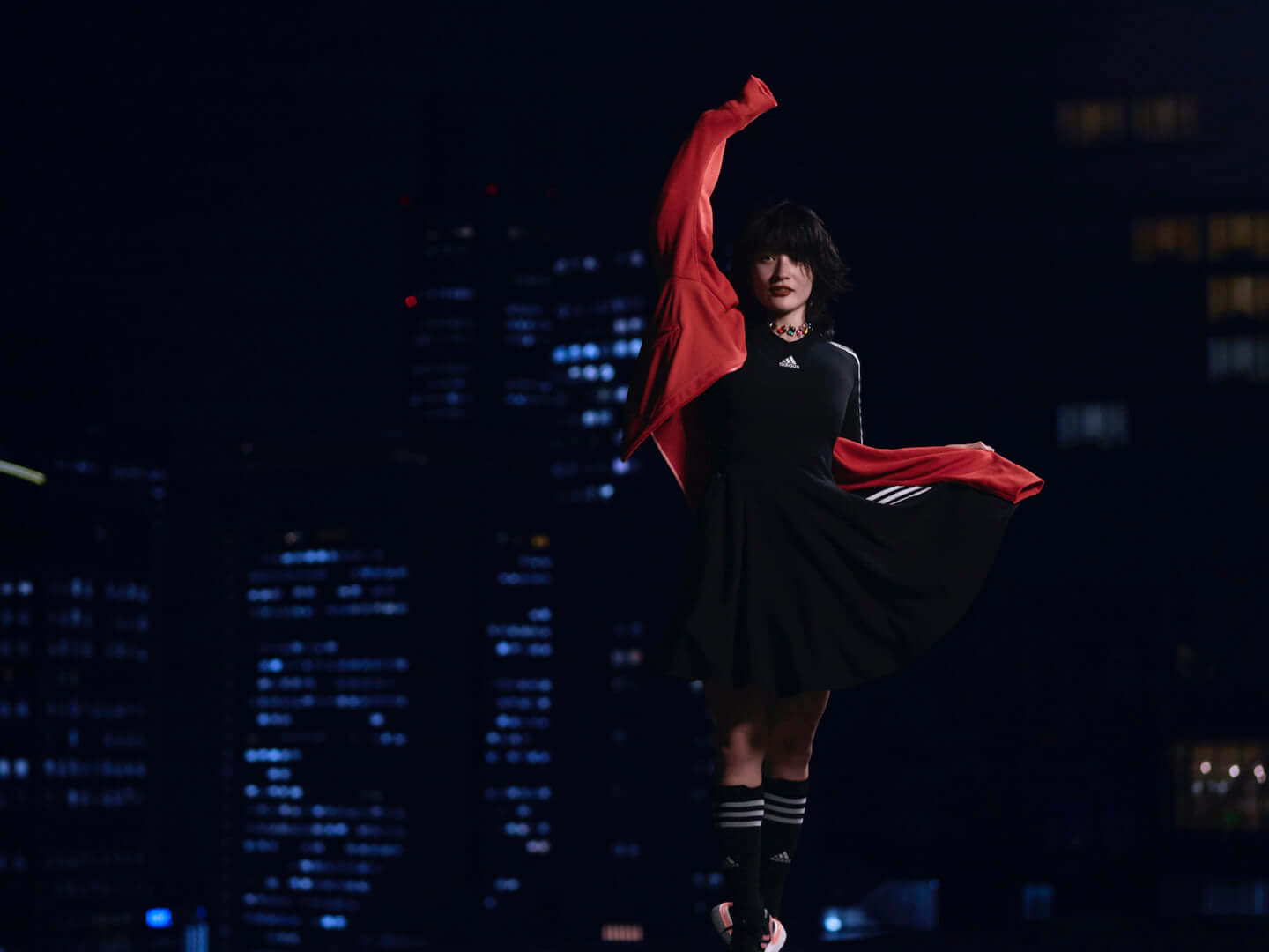 「adidas Athletics」SS20コレクションが発売！キャンペーンビジュアルを務めるコムアイのイメージフィルム本日公開 | Qetic