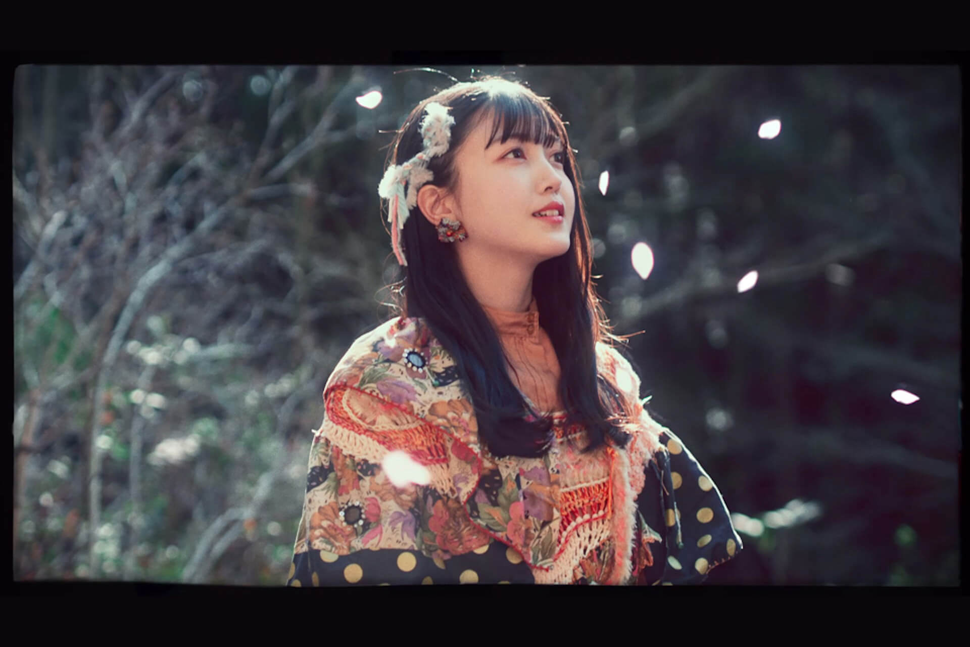 乃木坂46・25thシングル「しあわせの保護色」初回盤収録の3期生楽曲「毎日がBrand new day」MVが解禁！ | Qetic