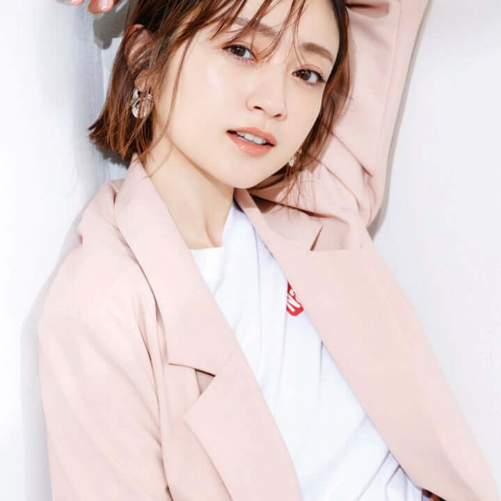 美麗の極みを見せつける奇跡の38歳、安達祐実が『cancam』史上最年長の表紙に！ Qetic