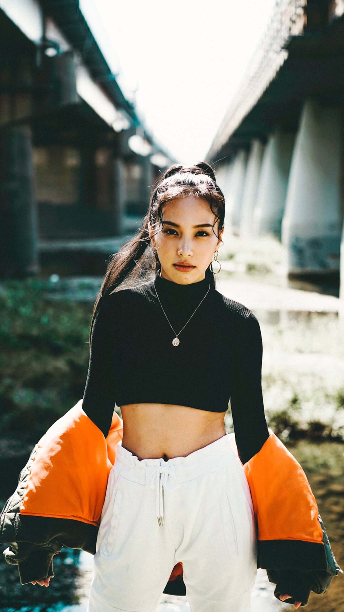 JUBEEがSARA-Jを迎えた2ステップ・サウンドの楽曲“Joyride”のMVを公開｜BABEL LABEL・Riku Ozamaが監修 ...
