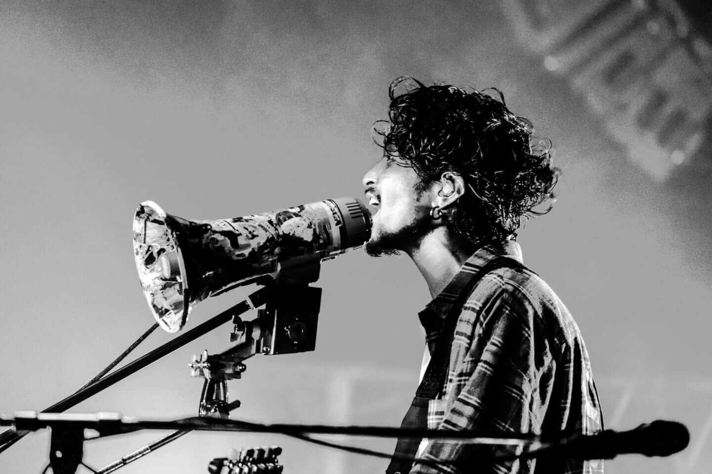 King Gnuがバンド初の配信ライブ＜King Gnu Streaming Live＞を実施！ライブレポートが到着 | Qetic