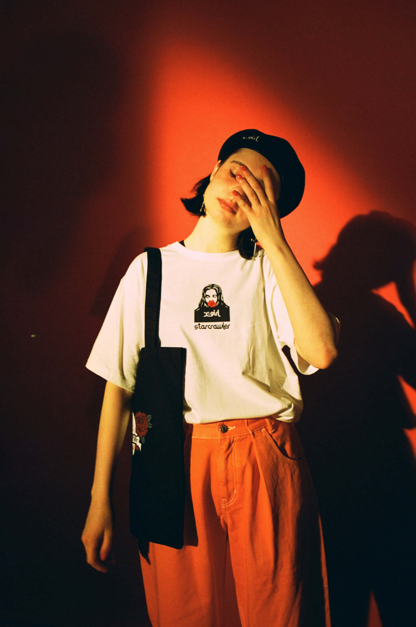 STARCRAWLERがX-girlとのコラボアイテムを発表！2ndアルバム『Devour You』のアロウ・デ・ワイルドのビジュアルを使用し ...