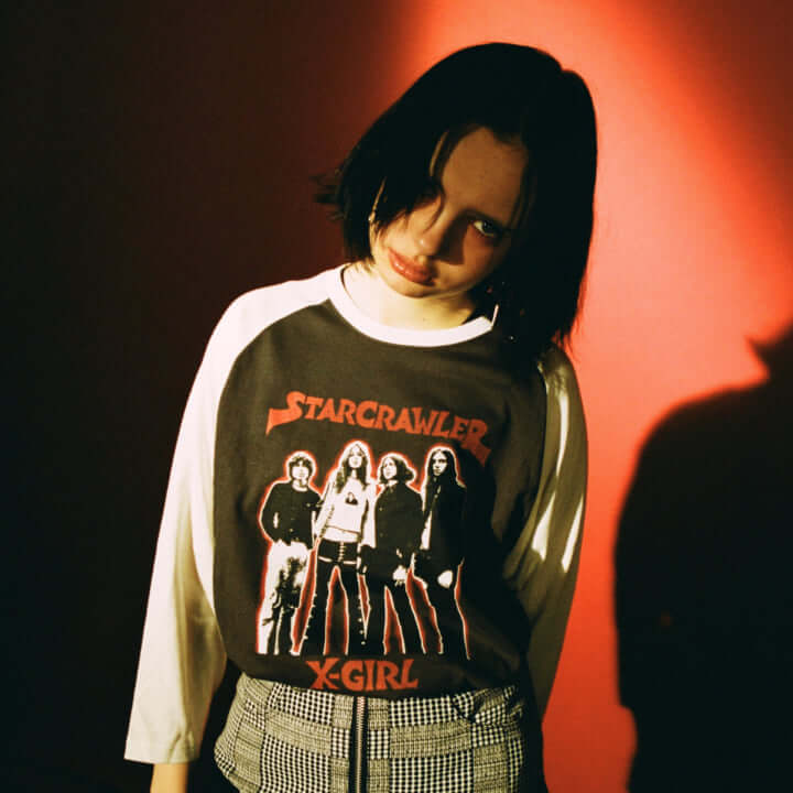 STARCRAWLERがX-girlとのコラボアイテムを発表！2ndアルバム『Devour You』のアロウ・デ・ワイルドのビジュアルを使用し ...