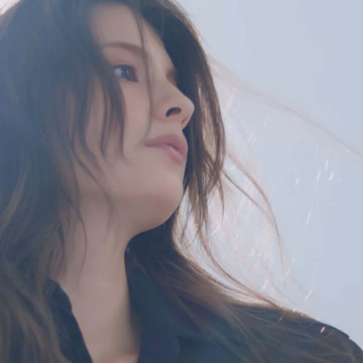 マギーが透明感あふれるセクシー美ボディを惜しげなく披露！LACOCOのWEB限定イメージムービーが公開 | Qetic