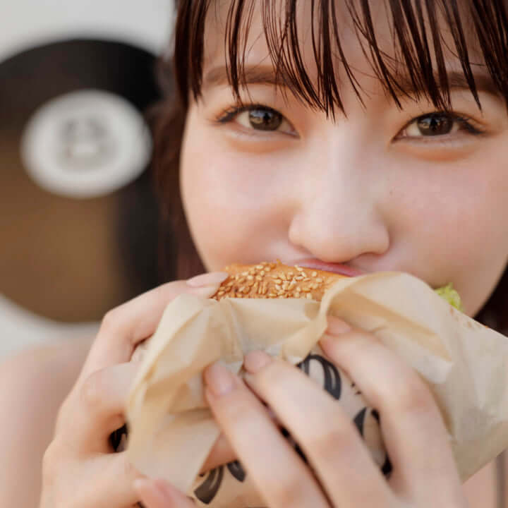 岸明日香がGカップ美バストを披露！デビュー10周年写真集『Culmination』が発売決定 | Qetic