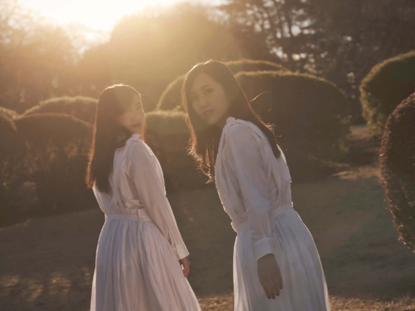 謎に包まれた姉妹ピアノ連弾ユニットKitriを紐解く｜ポップメーカーとして進化し続ける楽曲スタイル | Qetic