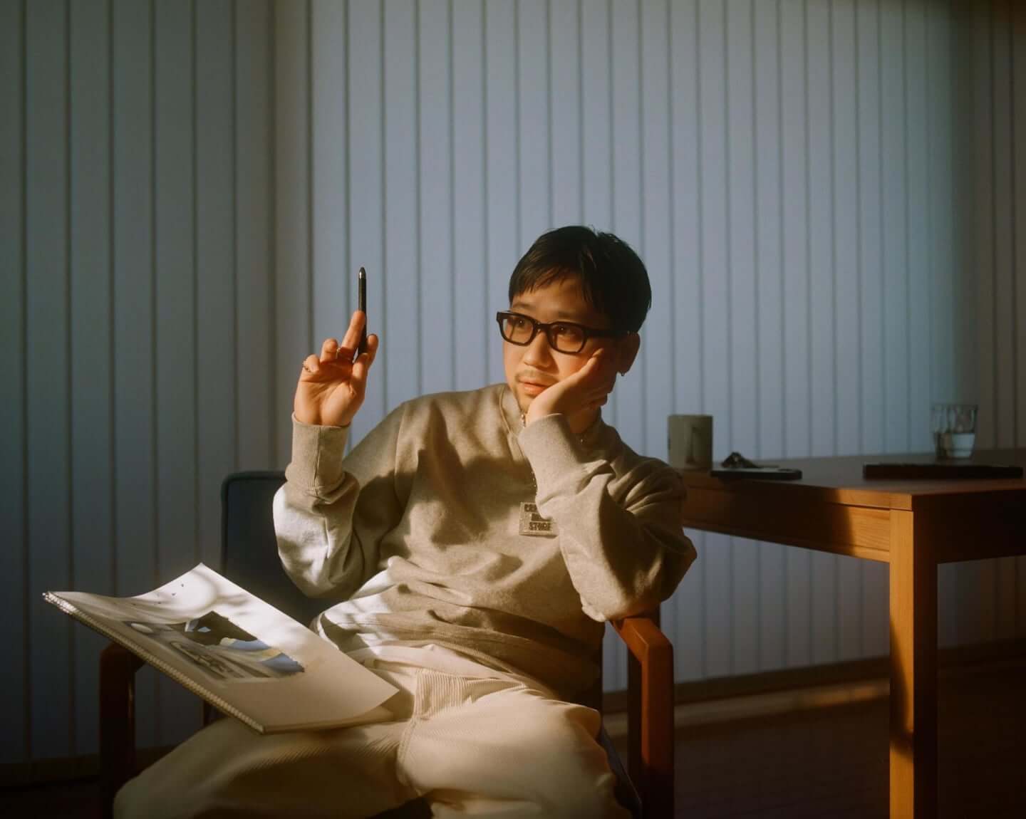 YeYe、BIMをフィーチャーした新曲「素っ頓狂」をリリース｜共同プロデューサーは小西遼 | Qetic