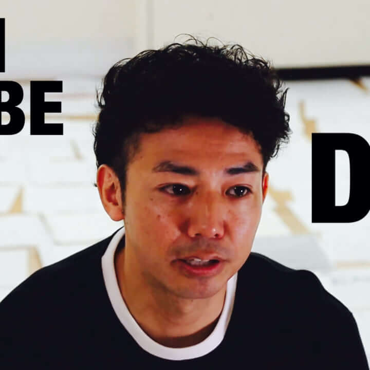 ピース綾部祐二がYouTubeチャンネル『YUJI AYABE from AMERICA』を開設 沈黙の5年間を赤裸々に振り返る | Qetic