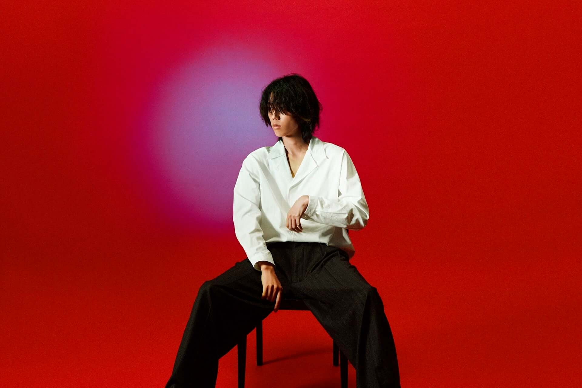 436376 idom | PHOTO GALLERY：ベールに包まれたidomに初インタビュー｜月9ドラマ『競争の番人』主題歌を経て描く未来 | Qetic