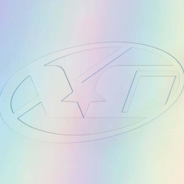 XG、3rdシングルから「LEFT RIGHT」のMV公開｜「誰もがたどり着いたことのない境地へと向かうスペーストラベル」がテーマ | Qetic
