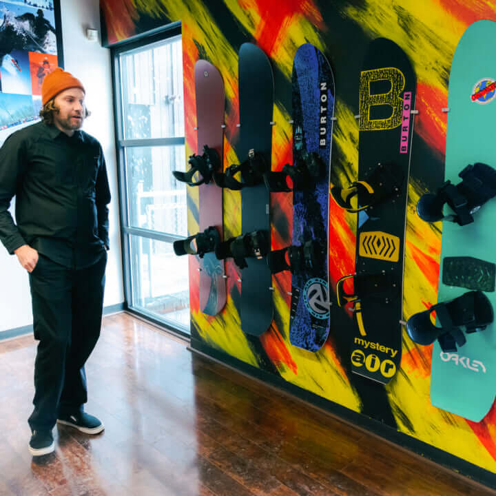 448445 Burton | PHOTO GALLERY：スノーボードの歴史・文化を第一線で築いてきたBurton本社へ訪問。一貫した精神と ...