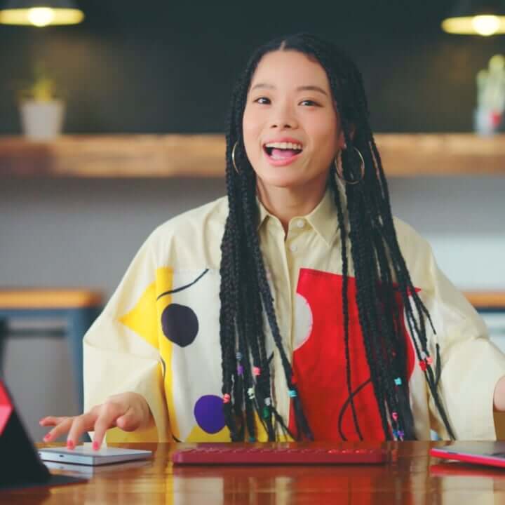 【PDF＆Adobe Acrobatが30周年！】xiangyuとのコラボ楽曲「People Dancing Future」MVが公開 | Qetic