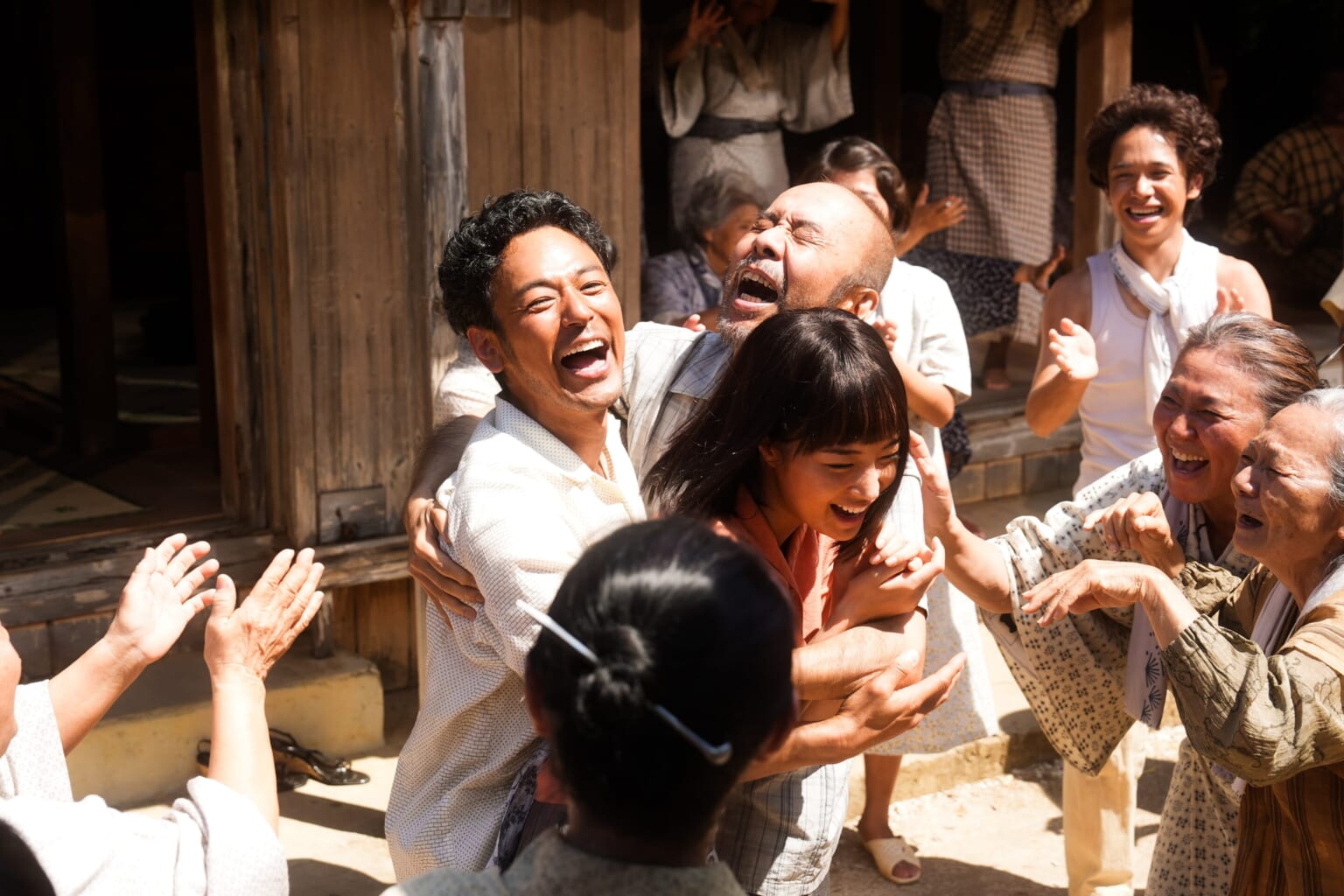 妻夫木聡×広瀬すず×窪田正孝×永山瑛太、大友啓史監督が挑む圧巻の超大作──映画『宝島』、9.19公開 | Qetic