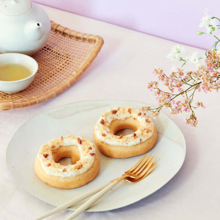 クリスピー・クリーム・ドーナツからムチモチ食感の「ムチモチ 香ばし玄米きなこ」が初夏限定で登場！ | Qetic